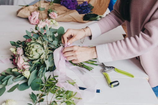 Floristry Workshop - Christmas Wreath - Sutton College for Adult Learning